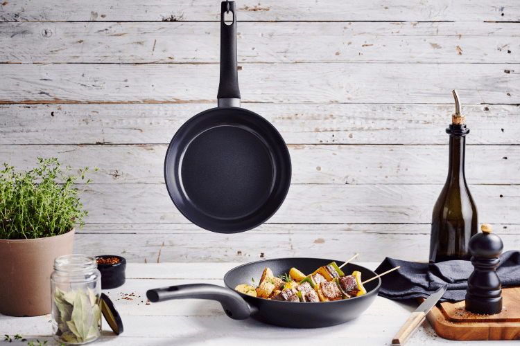 Beka Kuro - Poêle antiadhésive en aluminium noir 28cm